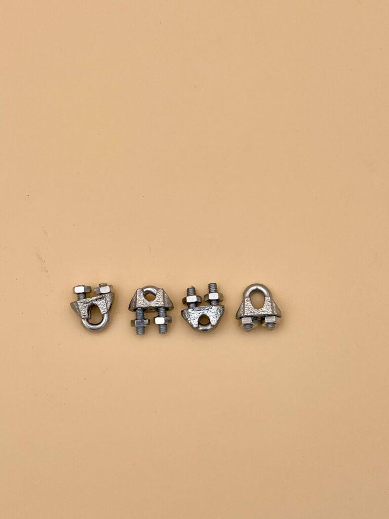 Serre-câble pour câble 4mm (lot de 4)